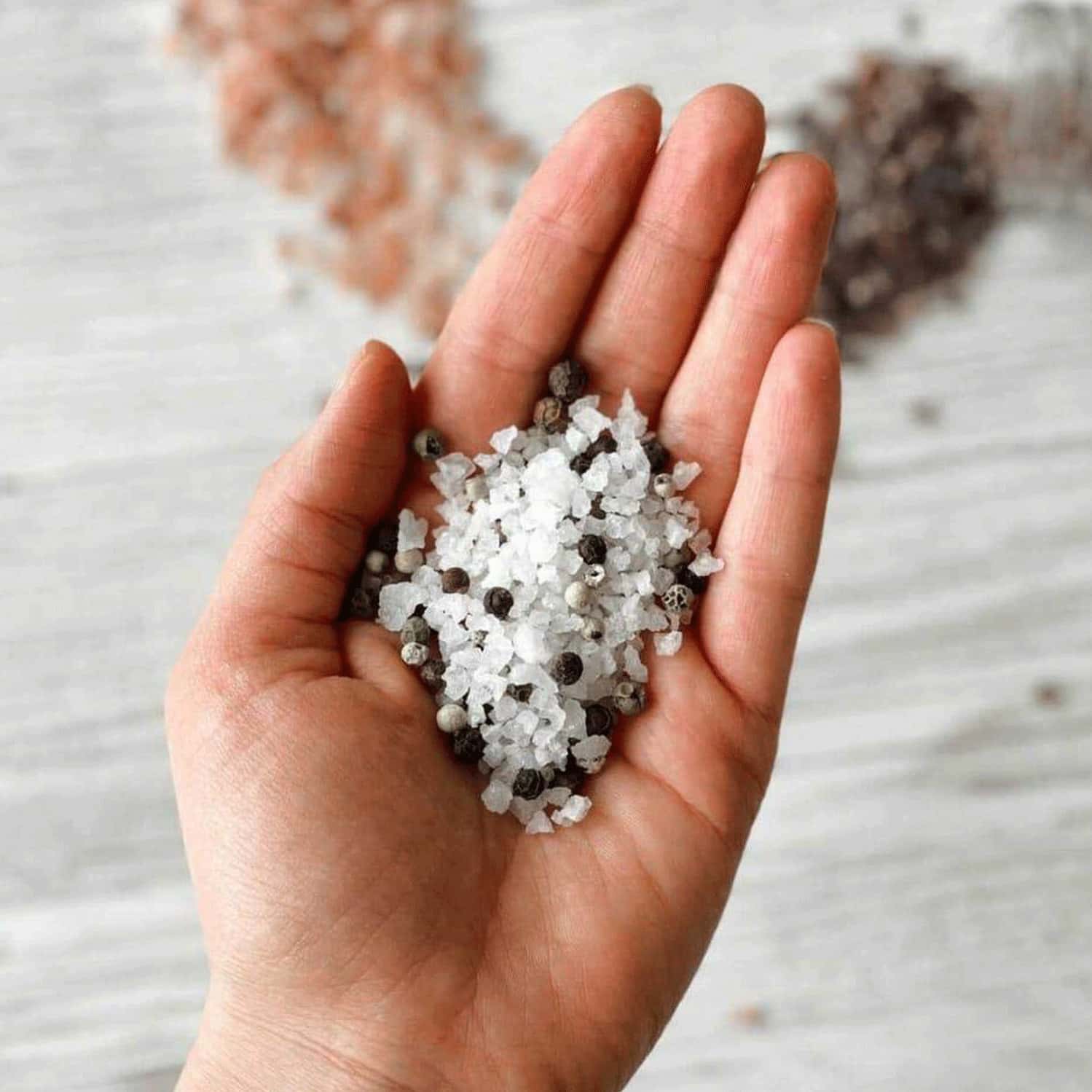 Buy LUNN DESERT SALT & PEPPER MIX 80G (PACK OF 2) Online & Get Upto 60% ...